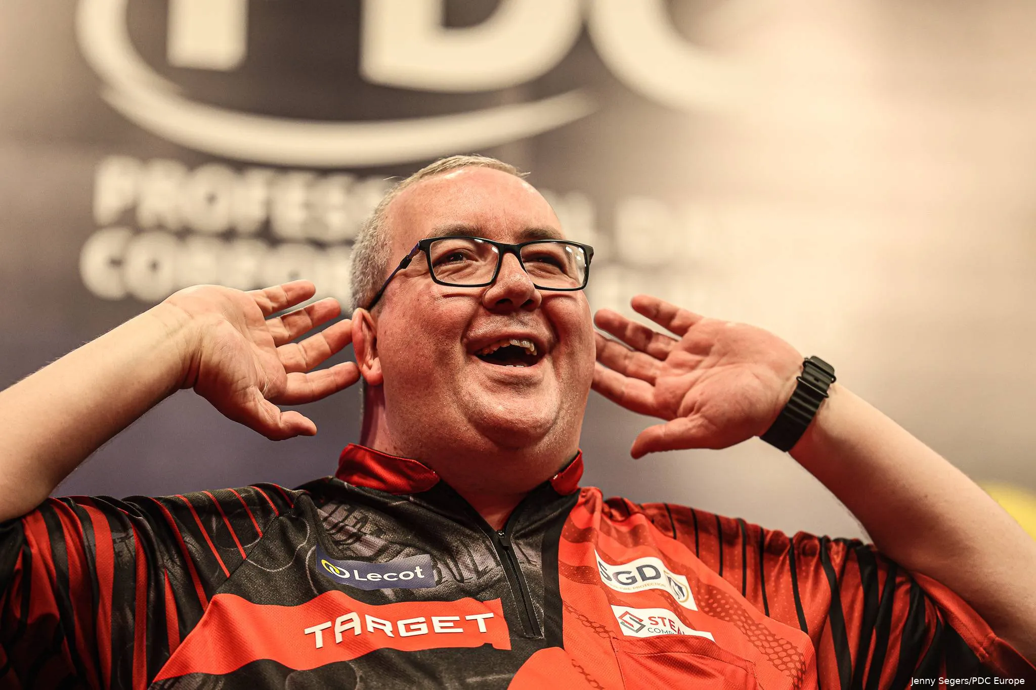 Stephen Bunting wins the Swiss Darts Trophy with dominant final win over Luke Woodhouse